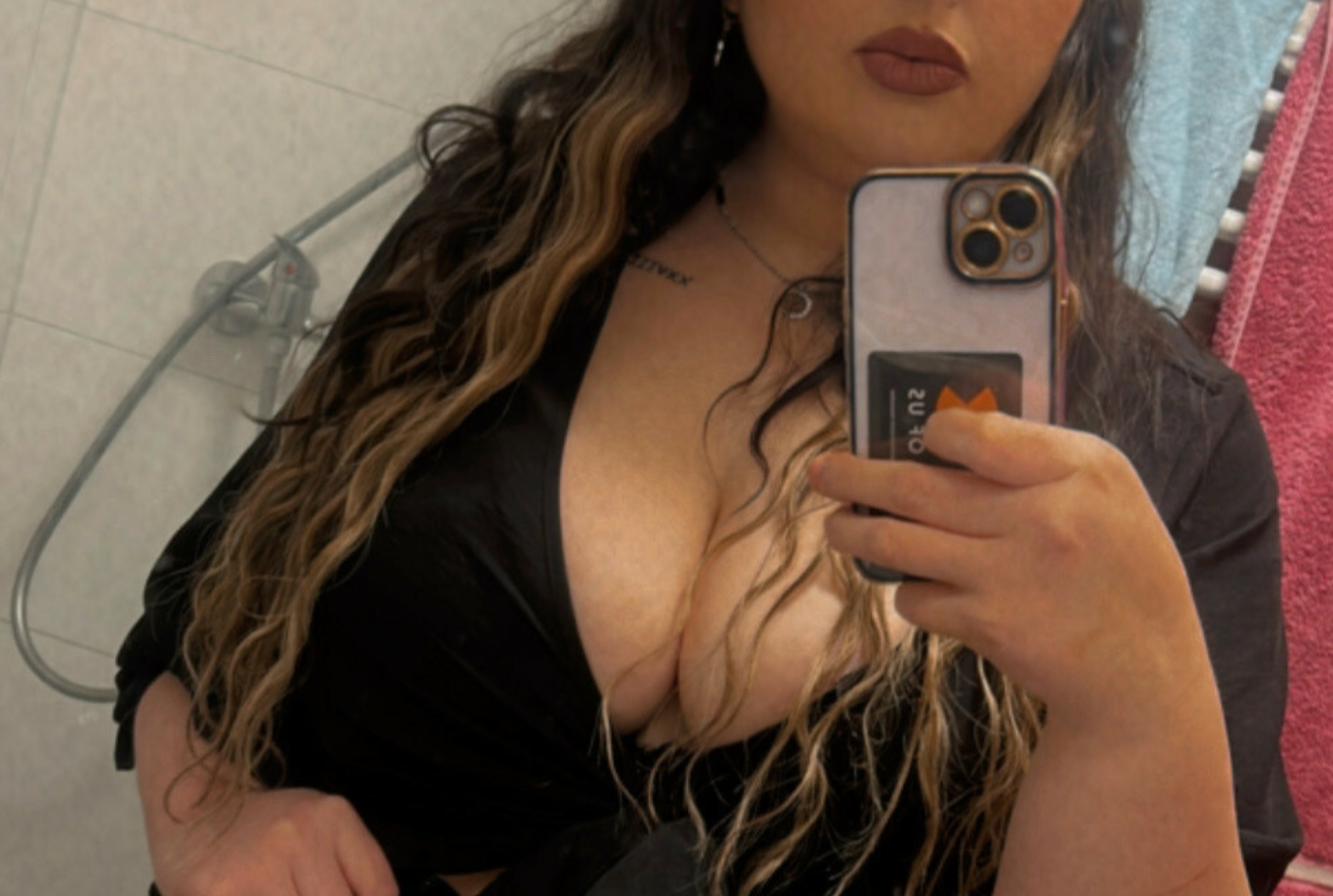 CurvyBella - 25 Jahre - Private Treffen